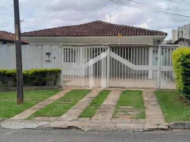 Casa 3 Suítes, 4 Vagas e com 230M² Parque Amazônia