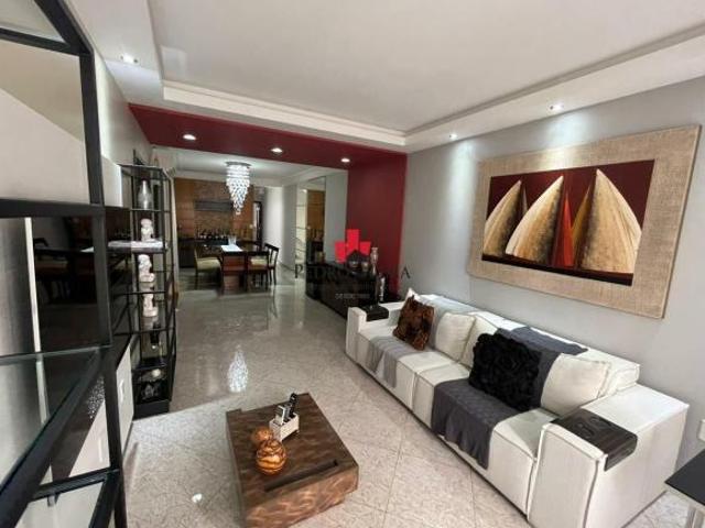 Casa 3 suítes, 4 vagas no Jardim Têxtil