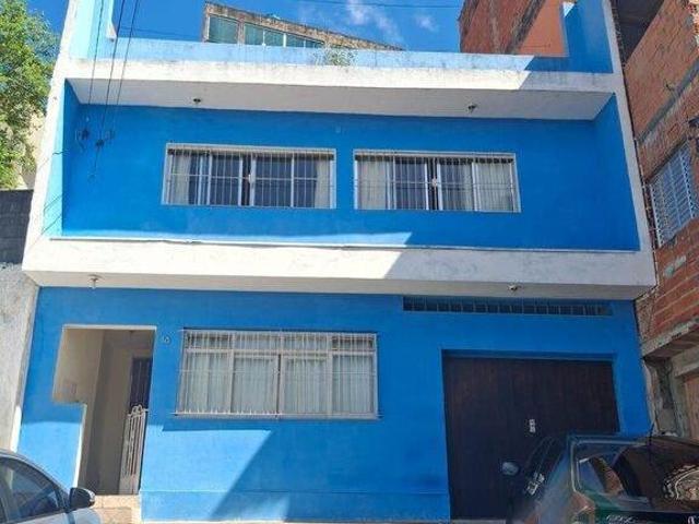 Casa 3 pavimentos Vila Santana/Campo Grande