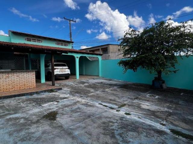 Casa 3 Qts Setor Oeste $ 550 mil Aceita Financiamento