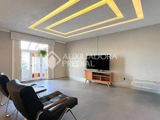 Casa 3 Quartos, 1 suíte master, 3 vagas, Jardim Planalto, Porto Alegre