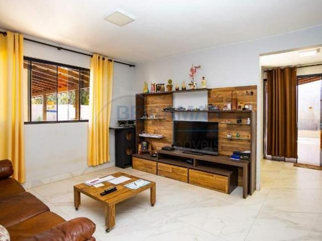 Casa 3 Quartos, 1 Suíte, na Laje, 7 Vagas de Garagem à Venda em Condomínio Fechado, Vicente Pires
