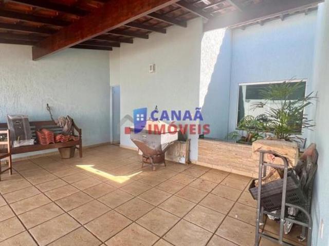 Casa 3 quartos, 1 suíte, bairro Nova Uberlândia