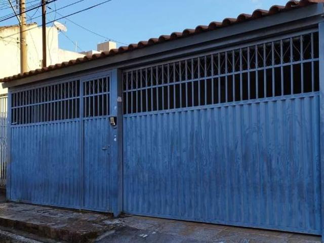 Casa 3 Quartos, 1 Suíte, Laje, 2 Vagas de Garagem à Venda na QR 404 Samambaia Norte