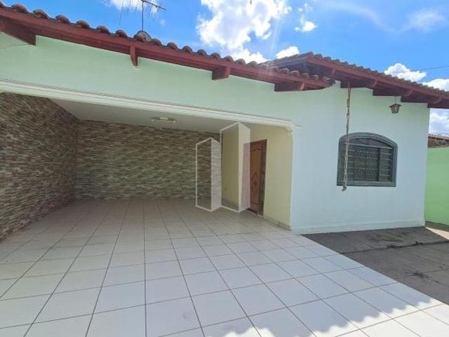 Casa 3 Quartos, 1 Suíte, sala 3 ambientes,banheiro social,cozinha espaçosa,c.