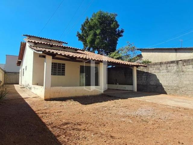 Casa 3 Quartos, 1 Suíte, 3 Vagas e com 154M² Cond. das Esmeraldas