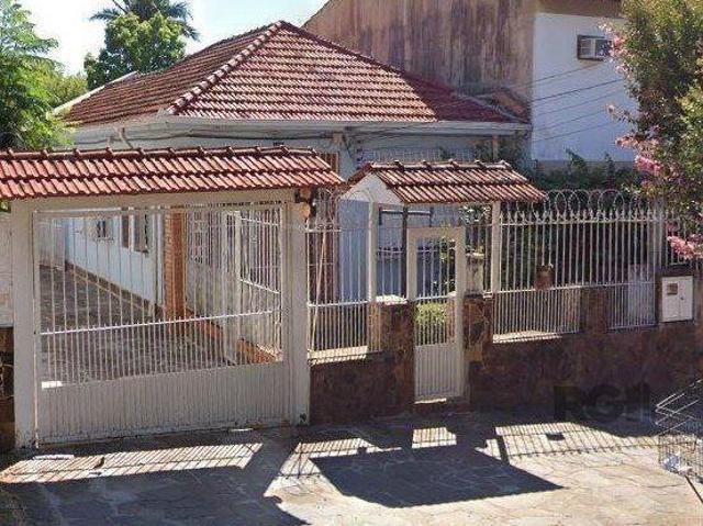 Casa | 3 quartos | 243,93m2 | 8 vagas | Bairro Nonoai
