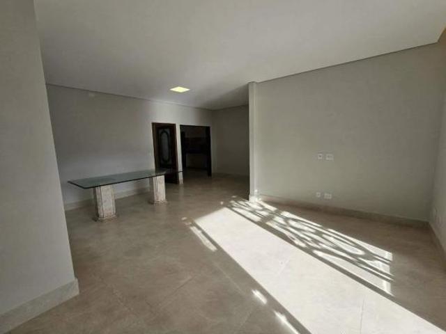 Casa, 3 quartos, 2 suítes, 4 vagas