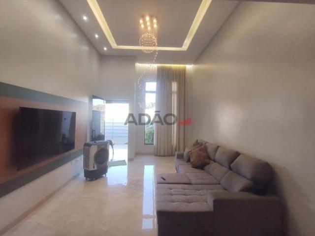 Casa 3 Quartos, 2 suítes, Armários, Piscina, Churrasqueira, 4 Vagas Casa de Rua com 3 Quarto s por