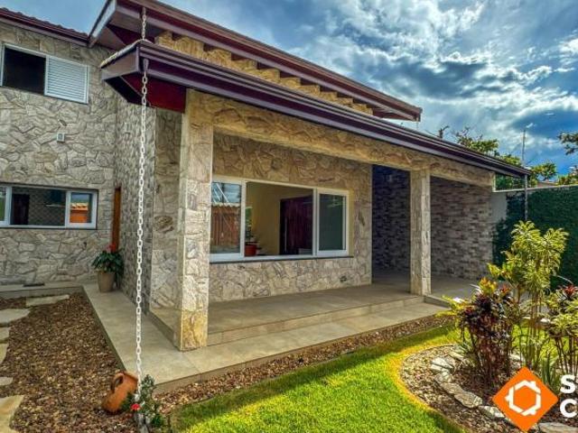 CASA 3 QUARTOS 2 SUÍTES LOCAL NOBRE 300 M MAR ITANHAÉM