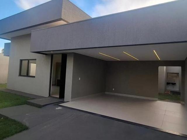 Casa 3 quartos, 2 suítes, no Setor Bueno, Pronta para morar, amplo quintal, agende sua visita