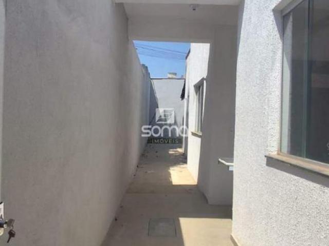 Casa 3 quartos, 2 vagas de garagem