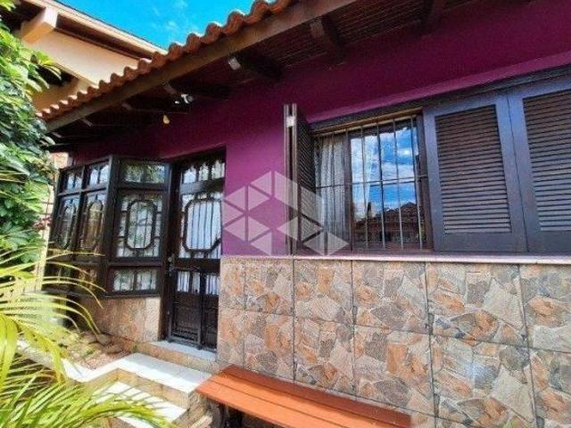 Casa 3 quartos, 3 banheiros no Centro de Canoas por R$ 760.000