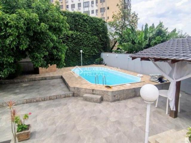 Casa 3 quartos 3 suítes, piscina no bairro Cristo Redentor