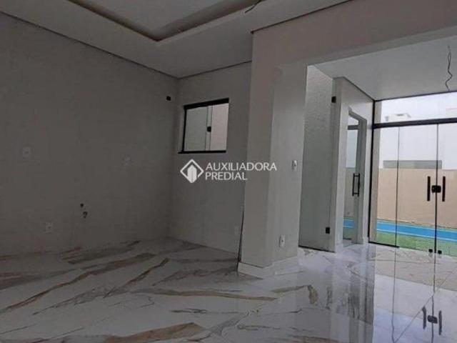Casa 3 quartos todos suítes a Venda na Hípica
