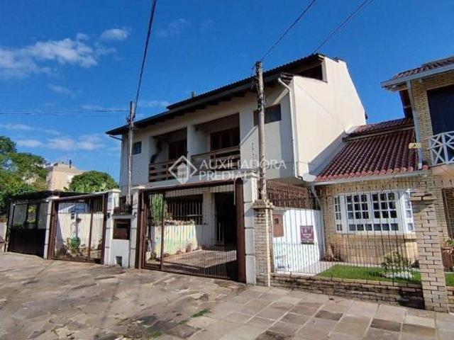 CASA 3 QUARTOS TRIPLEX NO BAIRRO PLANALTO