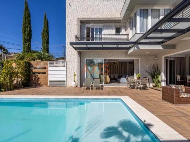 Casa 3 Quartos à Venda na Rua Himério Lugarini | Santa Felicidade Curitiba