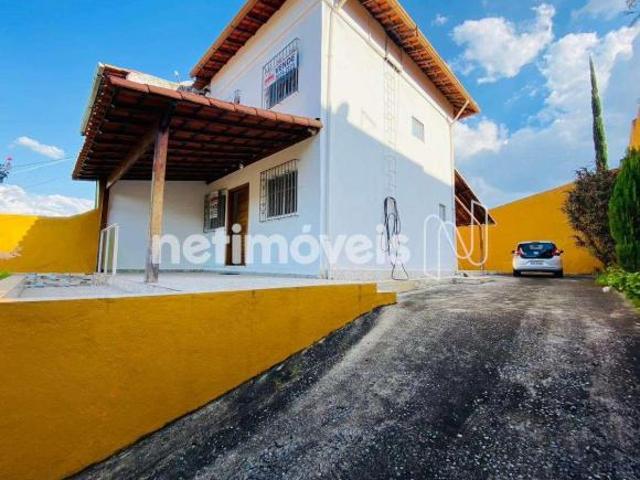 Casa 3 Quartos à Venda Com Quintal Amplo e 5 Vagas