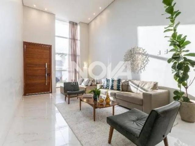 Casa 3 Quartos Armários Pé direito Alto Piscina Águas Claras