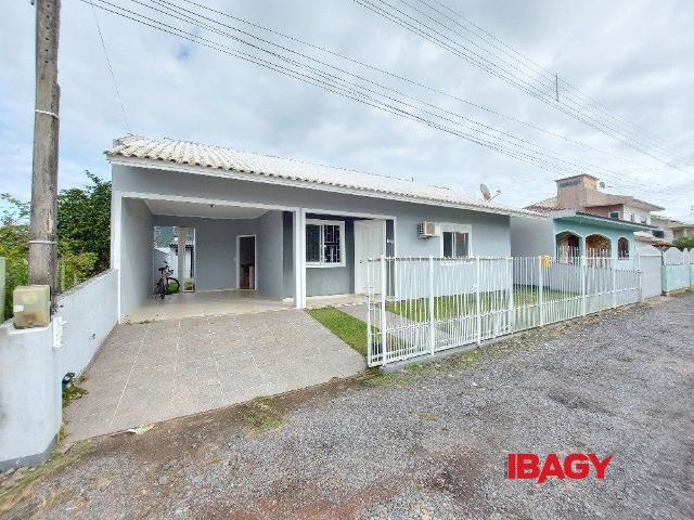 Casa 3 Quartos Aririú Da Formiga 150m²
