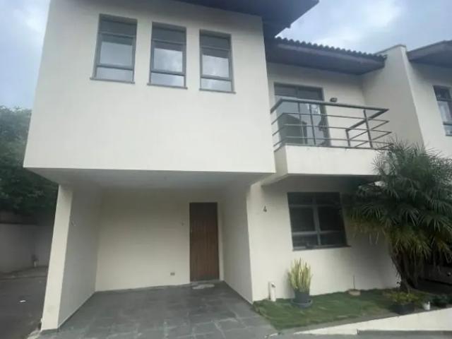 Casa 3 Quartos Campina Do Siqueira 110m²