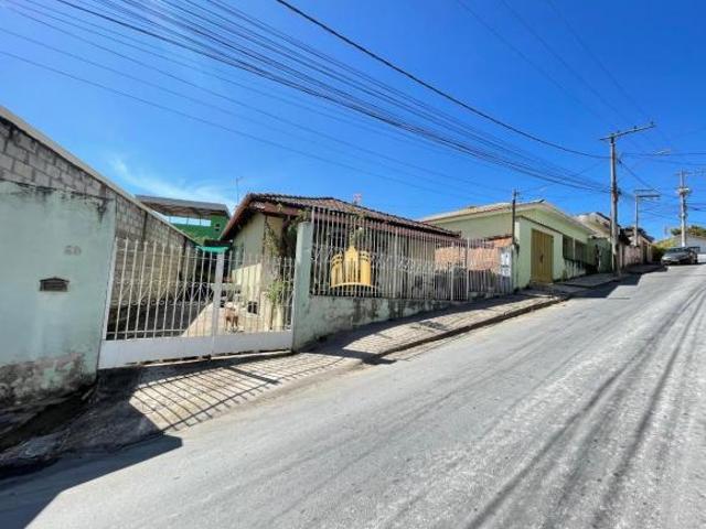 Casa 3 Quartos Centro Esmeraldas ? Lote 360m², Habite se ? R$ 370 Mil