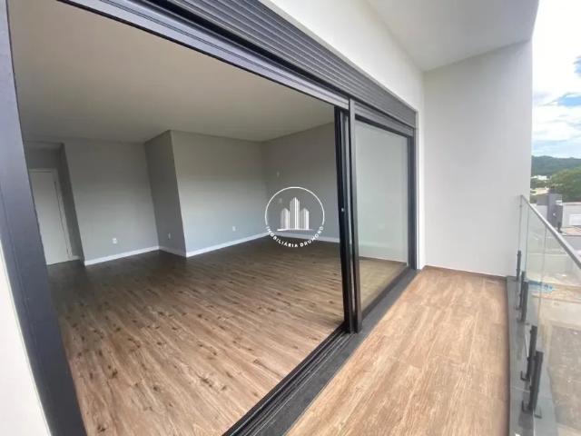 Casa 3 Quartos com 3 Suítes e 307m² Pedra Branca