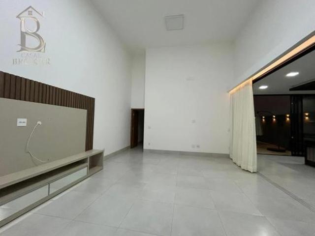 Casa 3 Quartos com 3 Suítes e 190m² Condomínio Esmeralda Residence II