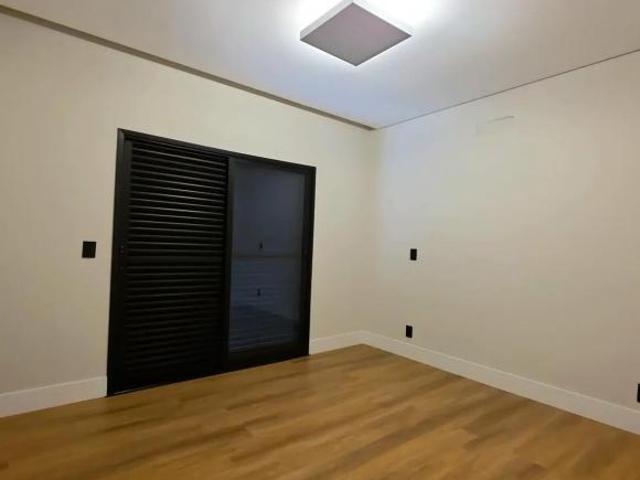Casa 3 Quartos com 3 Suítes e 210m² Condomínio Esmeralda Residence II