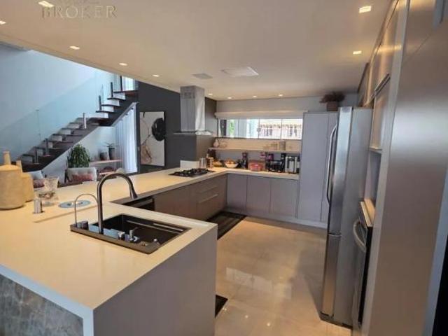 Casa 3 Quartos com 3 Suítes e 234m² Condominio Vila Flora 3