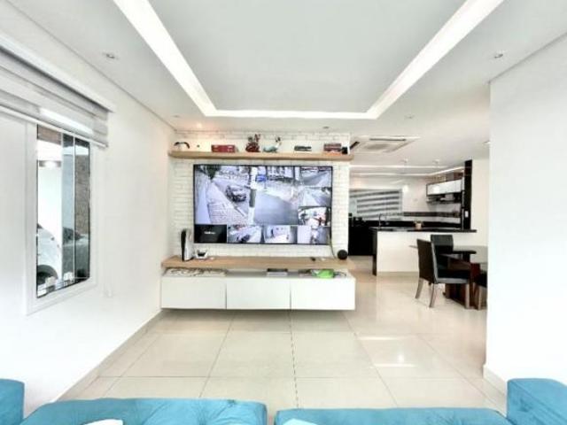CASA 3 QUARTOS COM 1 SUITE COM PISCINA E CHURRASQUEIRA A CARVÃO