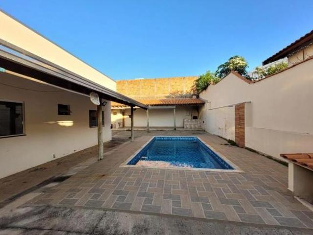 Casa 3 Quartos com 1 Suíte e 360m² Jardim Universitário