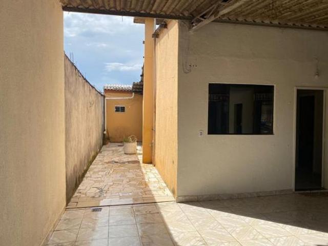 Casa 3 Quartos com casa de fundo