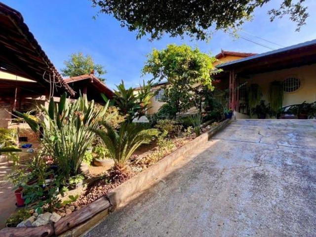 CASA 3 QUARTOS COM SUÍTE À VENDA | COPACABANA