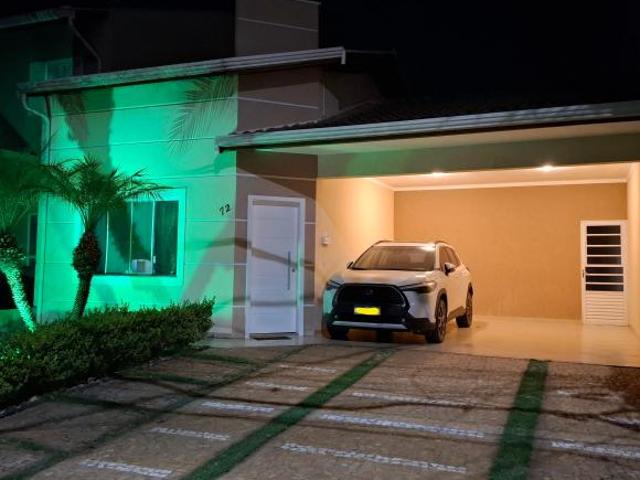 Casa 3 quartos com suites em condomínio fechado