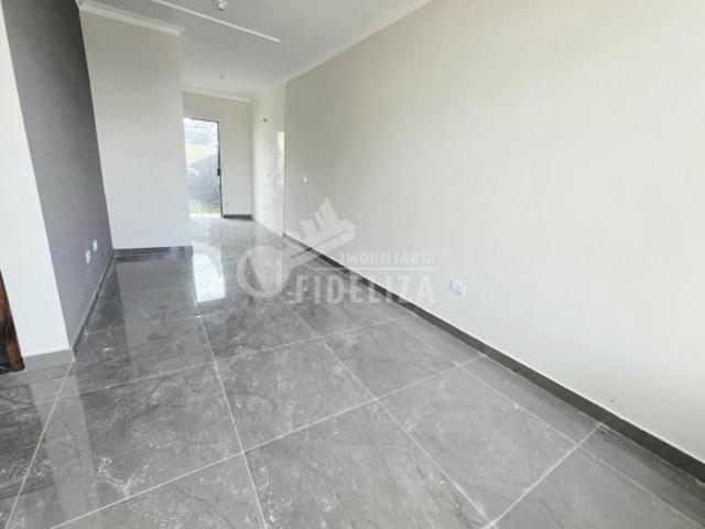 Casa 3 quartos com quintal