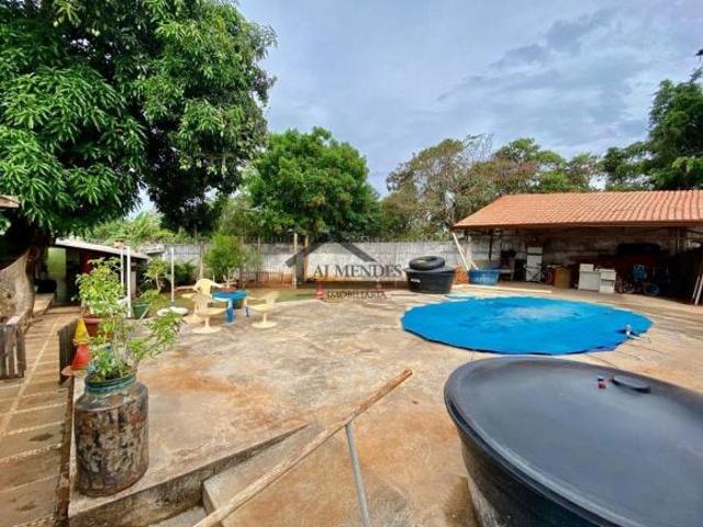 CASA / 3 QUARTOS / CONDOMÍNIO / PISCINA / CAMPO DE FUTEBOL / PORTARIA