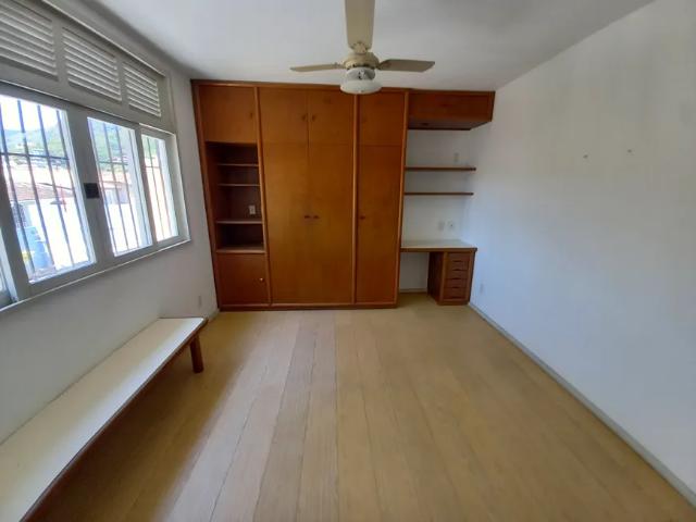 Casa 3 quartos + dep 230m² cond. Ama 400 anil rj