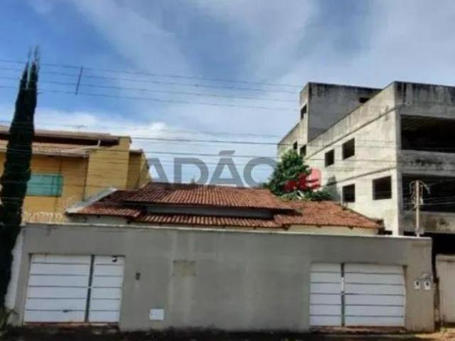 Casa 3 Quartos Jardim América Casa de Rua com 3 Quarto s por R$ 950000.00 no setor Jardim América