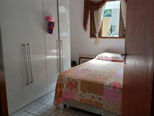 Casa 3 quartos Jardim Wanel Ville V