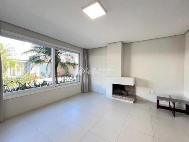 Casa 3 quartos no bairro Guarujá