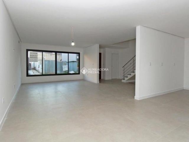 Casa 3 suítes, 2 vagas à venda Condomínio com Infra completa Ipanema Zona Sul