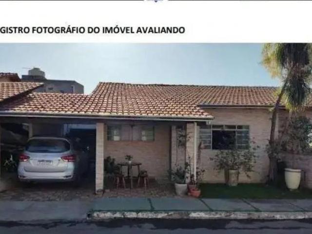 Casa 3 quartos para venda na Vila Souza Aparecida de Goiânia