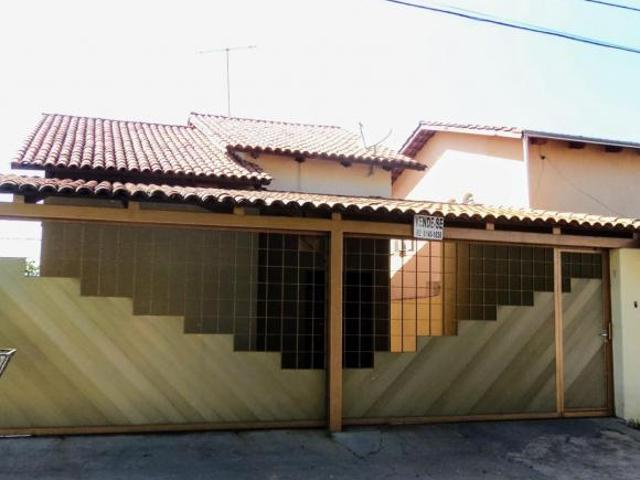 Casa 3 Quartos para Venda no Conjunto Liberdade Aparecida de Goiânia