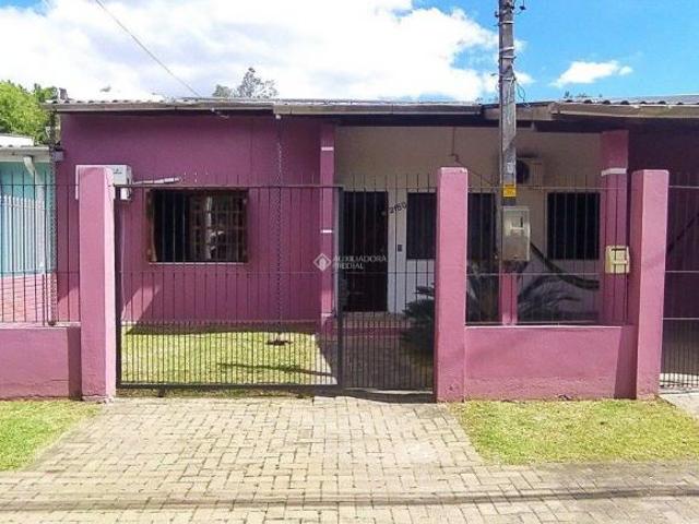 CASA 3 QUARTOS, PÁTIO, PISCINA E ESPAÇO PARA 3 CARROS