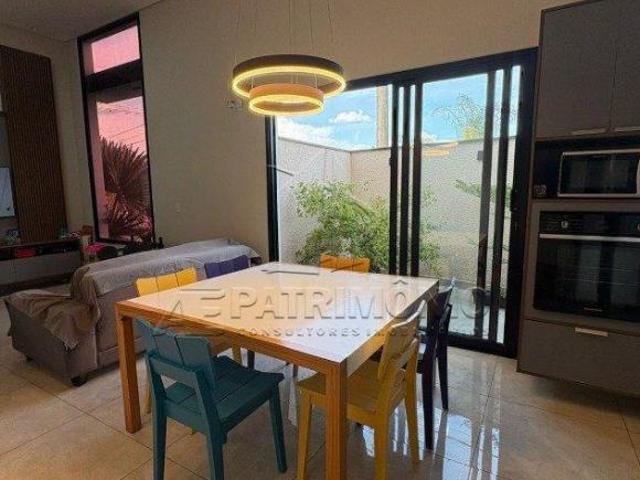 CASA 3 QUARTOS SENDO 1 SUÍTE CONDOMÍNIO HORTO FLORESTAL III