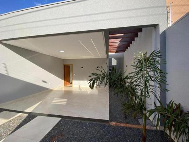CASA 3 QUARTOS SENDO 1 SUITE LOCALIZADA NO BAIRRO CAMPOS DO JORDÃO ANAPOLIS GO
