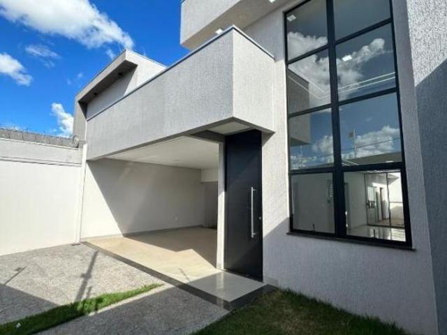 Casa 3 quartos sendo 1 suite localizada no bairro Parque Brasília Próximo ao Su