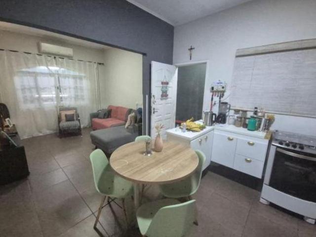 casa 3 quartos sendo 1 suite, sala ampla, cozinha conceito aberto, com 2 vagas de garagem