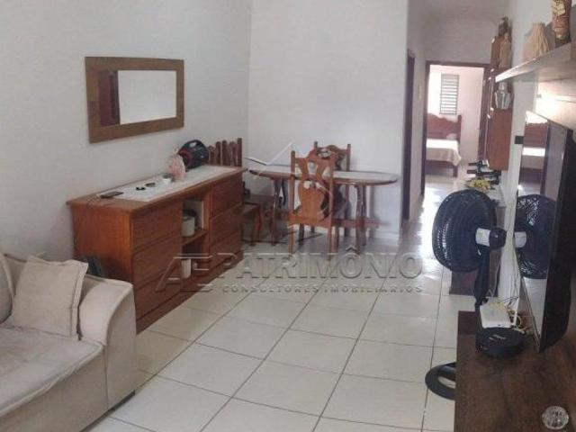 CASA 3 QUARTOS SENDO 1 SUITE TULIPAS
